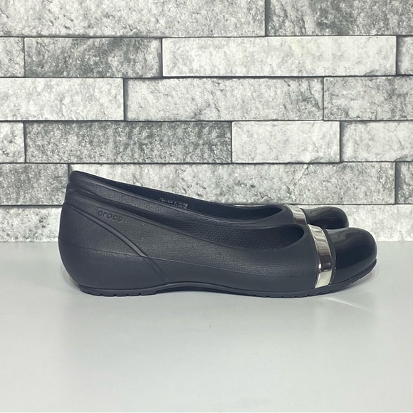 CROCS | Shoes | Crocs Womens 6 Capped Toe Black Ballet Flats | Poshmark